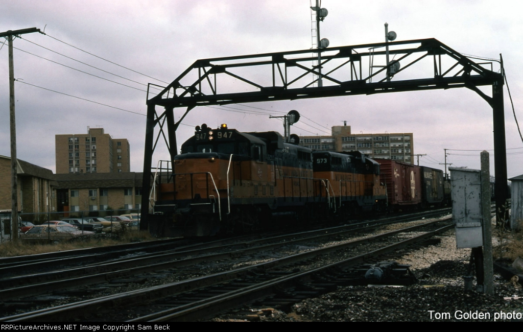 Milwaukee GP20s on the Harbor